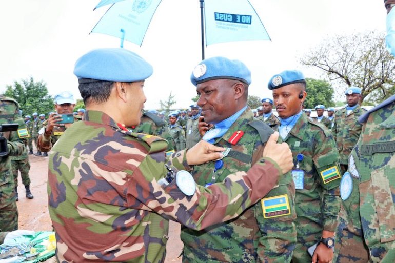 Sudani y’Epfo: Ingabo z’u Rwanda ziri mu butumwa bwa UN zambitswe ...