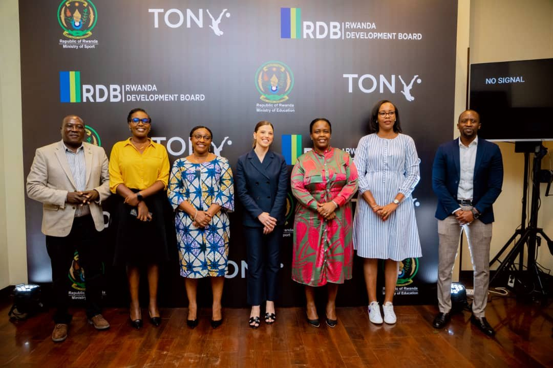 Leta y’u Rwanda yasinyanye amasezerano na Tony football excellence ...