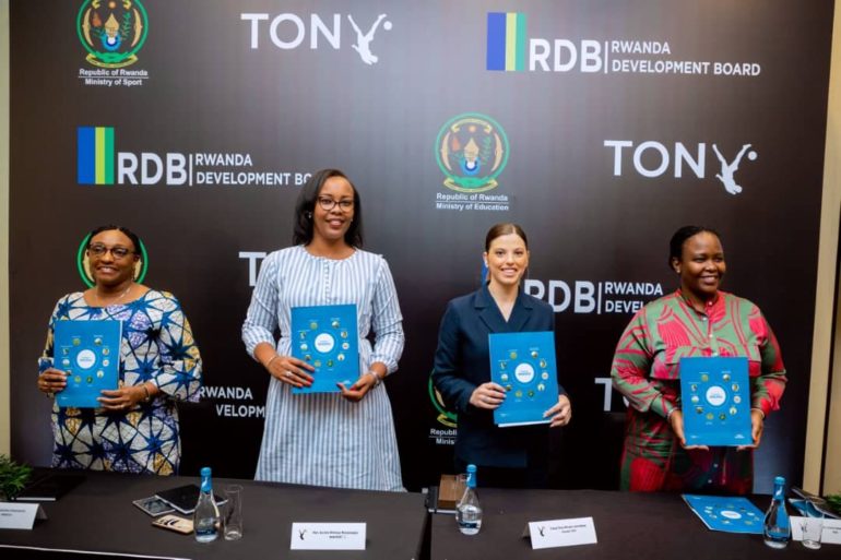 Leta y’u Rwanda yasinyanye amasezerano na Tony football excellence ...