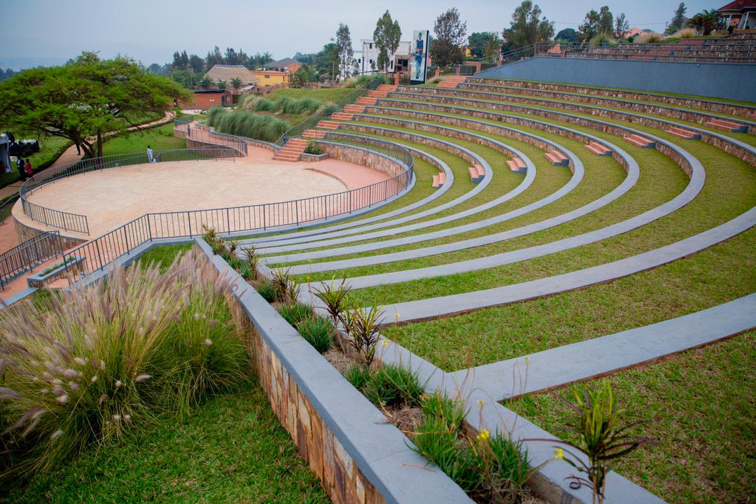 Madamu Jeannette Kagame yatashye ubusitani bwo ku rwibutso rwa Jenoside ...