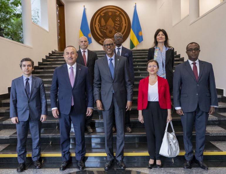 Perezida Kagame yakiriye Minisitiri w’ububanyi n’amahanga wa Turukiya ...