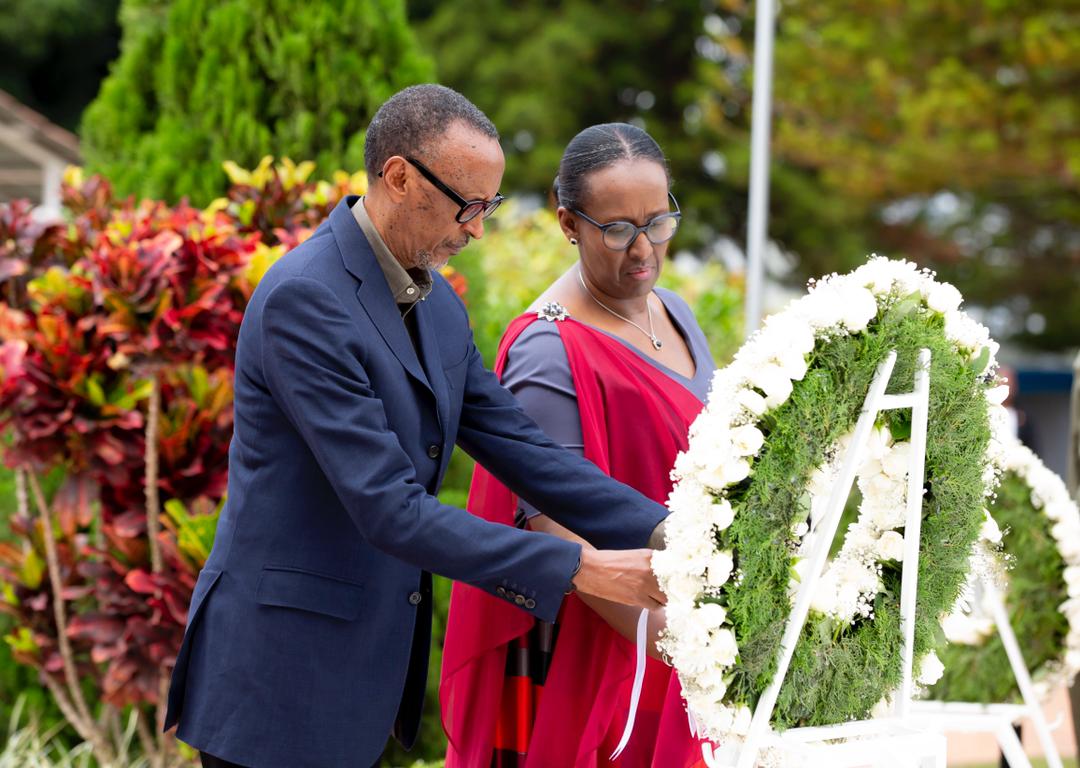 Perezida Kagame na Madamu bunamiye Intwari z’u Rwanda - KT Radio 96.7fm ...