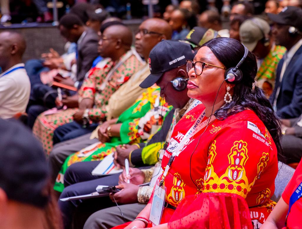 Abanyapolitiki bo mu bihugu byo hanze bashimye uruhare rwa FPR ...