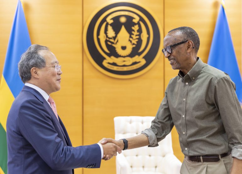 Perezida Kagame yakiriye Yo-Yo Ma, umuhanga mu gucurangisha ‘Cello ...