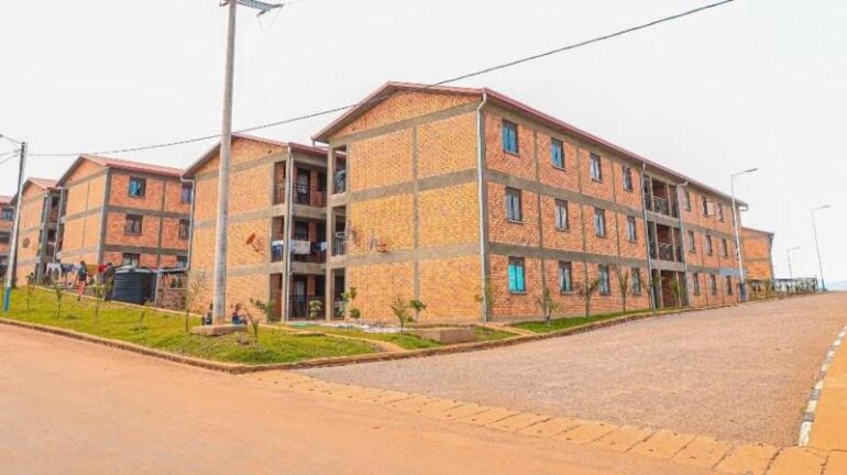 Abatujwe mu Mudugudu w’Icyitegererezo wa Busanza barasaba kwagurirwa ...